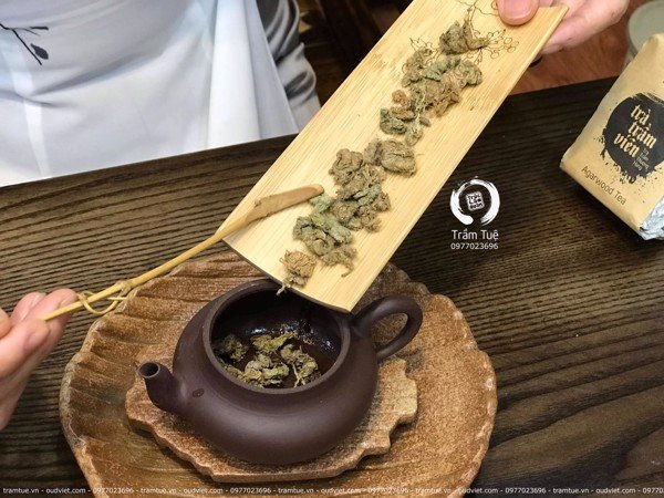 Trà Trầm hương và những công dụng đặc biệt không phải ai cũng biết